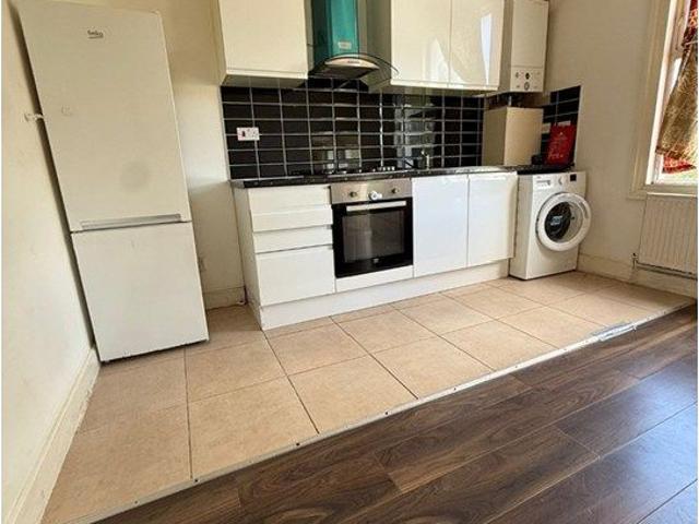 Alexandra Road, Croydon CR0, 2 bed flat to rent, £1,350 pcm | PrimeLocation