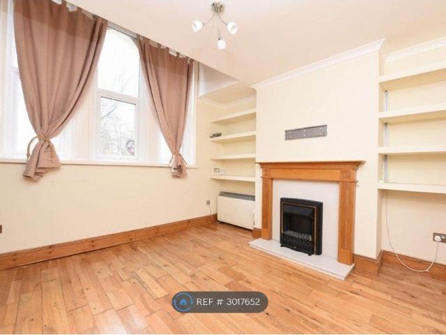 Alexandra Road, Farnborough GU14, 1 bed flat to rent, £1,000 pcm | PrimeLocation