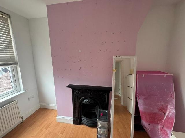 Alexandra Road, Hounslow 4 bed terraced house to rent £2,950 pcm £681 pw