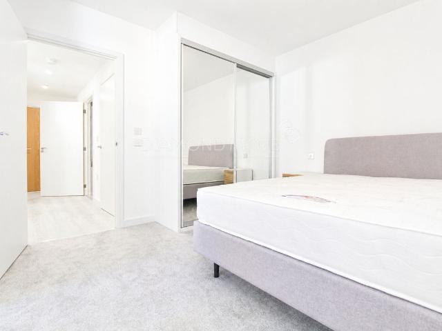 Alexandra Road, Hounslow TW3, 1 bed flat to rent, £1,550 pcm | PrimeLocation