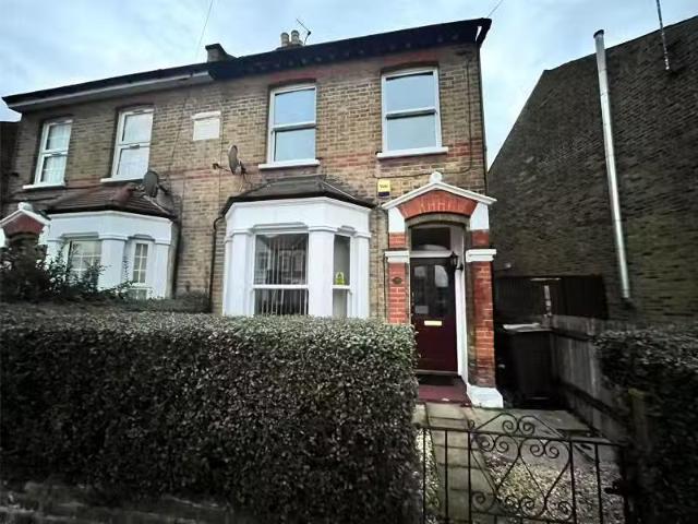 Alexandra Road, Hounslow, TW3 4HN