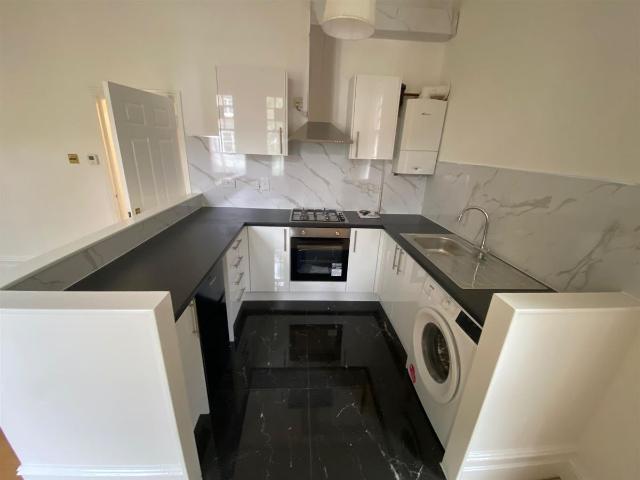 Alexandra Road, Leicester LE2, 1 bed flat to rent, £895 pcm | PrimeLocation