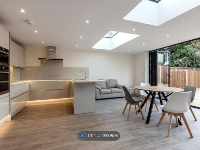 Alexandra Road, London N8, 3 bed flat to rent, £3,300 pcm | PrimeLocation