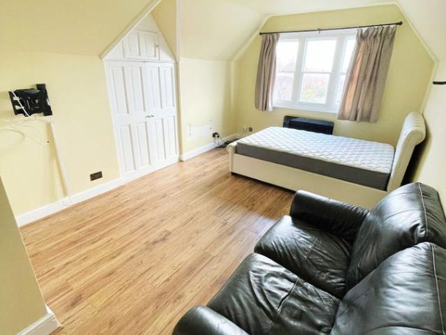 Alexandra Road, Reading RG1, 1 bed flat to rent, £1,100 pcm | PrimeLocation