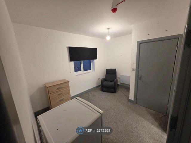 Alexandra Road, Romford RM6, 1 bed flat to rent, £1,400 pcm | PrimeLocation