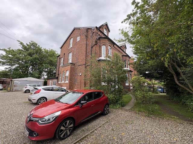 Alexandra Road, Sale M33, 2 bed property to rent, £1,200 pcm | PrimeLocation