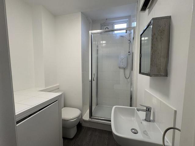 Alexandra Road, Sale M33, Studio to rent, £750 pcm | PrimeLocation