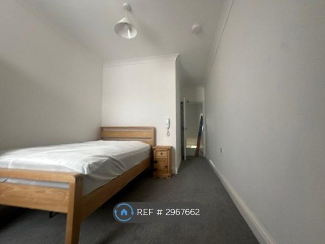 Alexandra Road, Sheerness ME12, Room to rent, £725 pcm | PrimeLocation