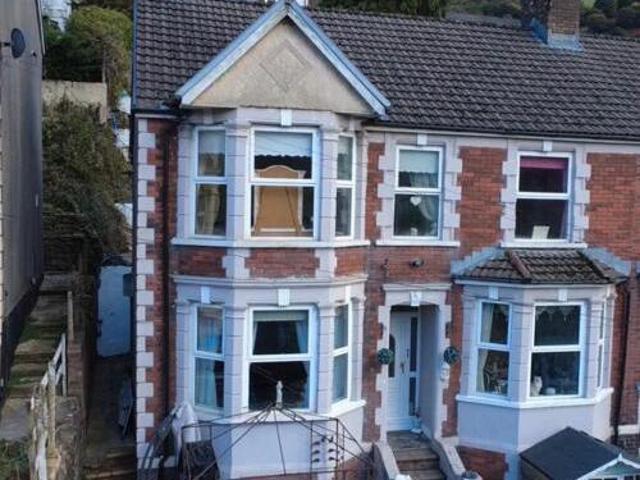 Alexandra Road, Six Bells, 4 Bedroom Semi detached