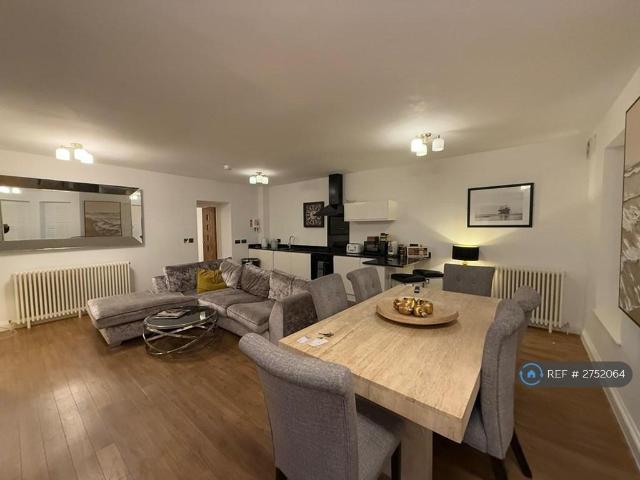 Alexandra Road, Southend On Sea, SS1 3 bed flat to rent £2,450 pcm £565 pw