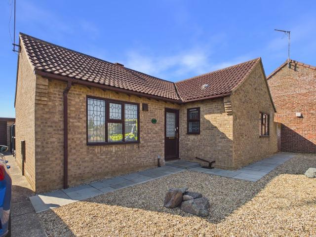 Alexandra Way, Downham Market PE38, 2 bed bungalow to rent, £1,100 pcm | PrimeLocation
