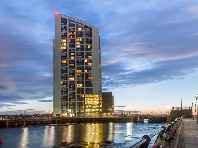 Alexandra Tower, Princes Parade. 2 bed apartment to rent £1,050 pcm £242 pw