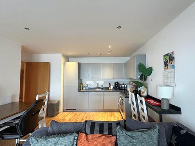 Alexandra Tower, Princes Parade, 2 Bedroom Apartment