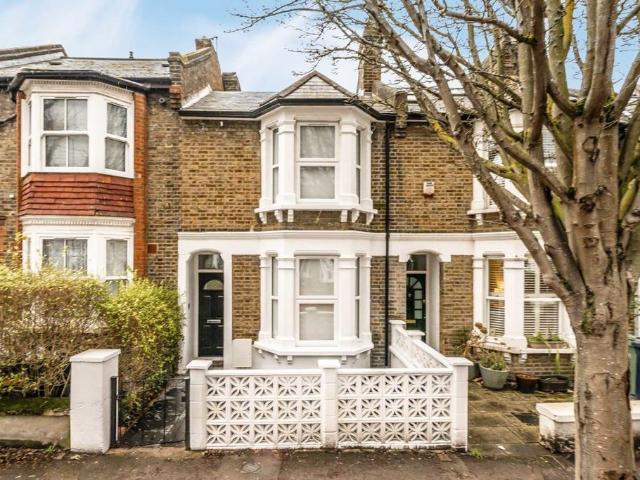 Alexandria Road, London W13 4 bed semi detached house to rent £3,600 pcm £831 pw