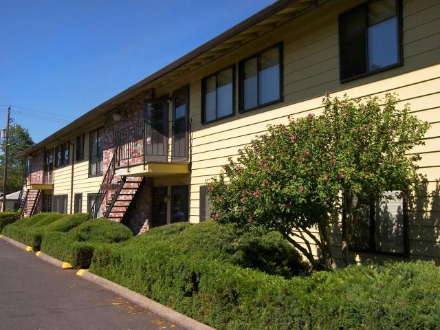 Alexandrian 1 Bedroom Apartment for Rent at 5030 Ne 42nd Ave, Portland, OR 97218 Cully