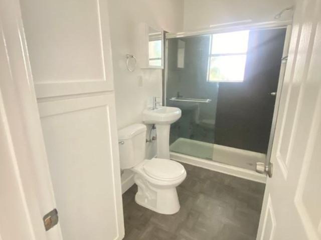 Alexwill, LLC Studio Apartment for Rent at 318 S Commonwealth Ave, Los Angeles, CA 90020 Rampart Village
