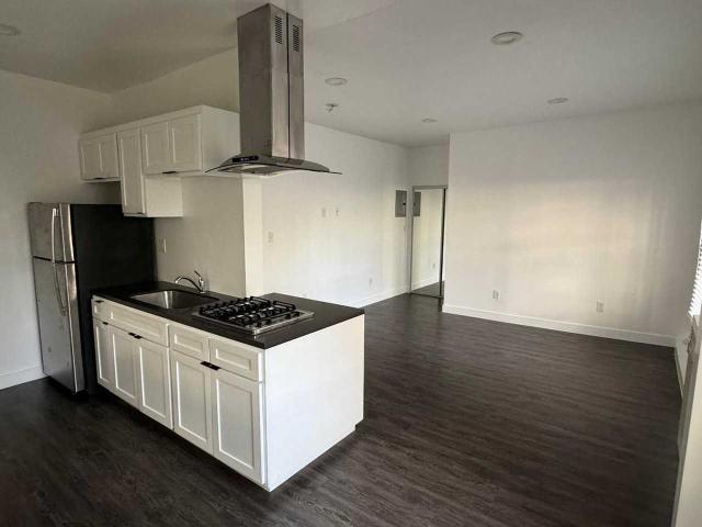 Alexwill, LLC Studio Apartment for Rent at 318 S Commonwealth Ave, Los Angeles, CA 90020 Rampart Village