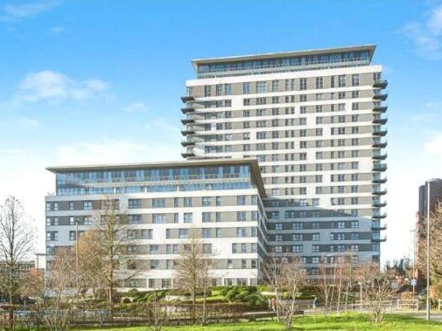 Alencon Link, Basingstoke, 2 Bedroom Flat