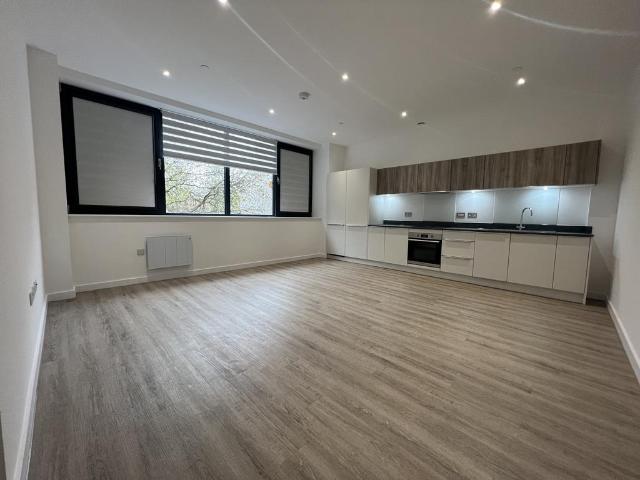 Alencon Link, Basingstoke, RG21 2 bed apartment to rent £1,490 pcm £344 pw