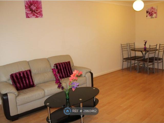 Alencon Link, Basingstoke RG21, 2 bed flat to rent, £1,350 pcm | PrimeLocation