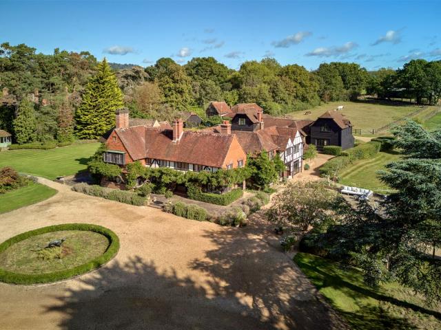 Alfold Road, Dunsfold