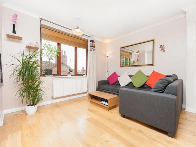Alfoxton Avenue, Turnpike Lane 1 bed flat to rent £1,750 pcm £404 pw