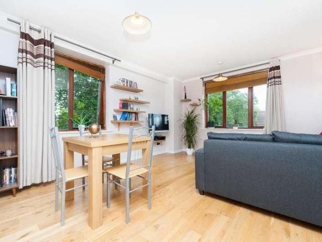 Alfoxton Avenue, Turnpike Lane, N15
