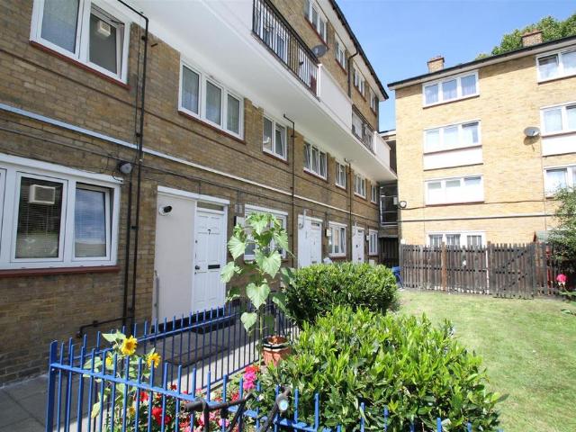 Alfred Street, London 2 bed maisonette to rent £1,900 pcm £438 pw
