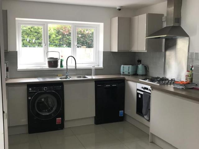 Alfred Street, Roath, Cardiff 6 bed house to rent £3,480 pcm £803 pw