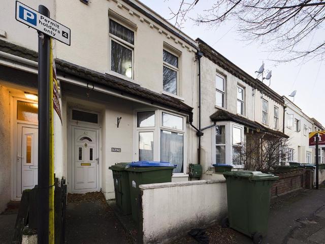Alfred Street, Southampton, Hampshire 3 bed terraced house to rent £1,375 pcm £317 pw