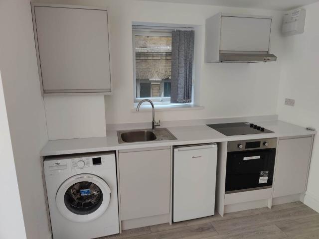 Alfred Road, Acton W3, Studio to rent, £1,300 pcm | PrimeLocation