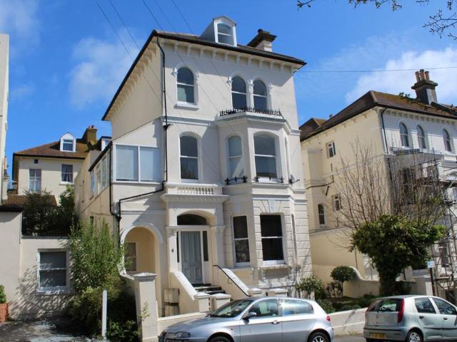 Alfred Road, Brighton BN1, 2 bed flat to rent, £1,350 pcm | PrimeLocation