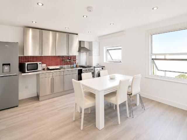 Alfred Road, London W3, 4 bed flat to rent, £3,750 pcm | PrimeLocation