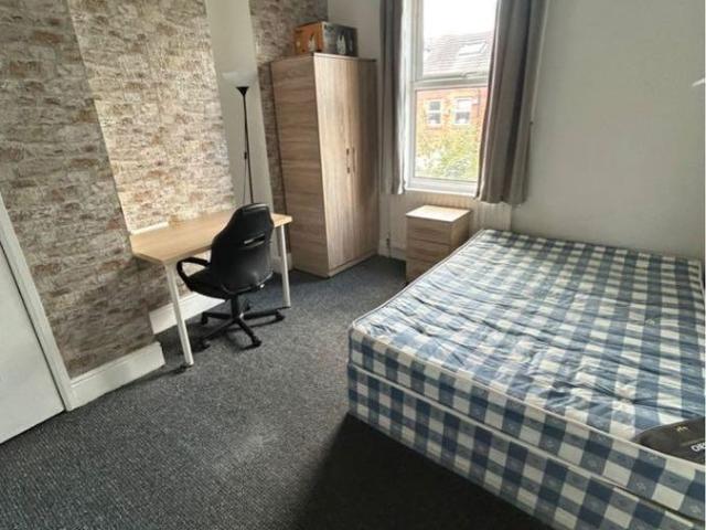 Alfreton Road, Nottingham NG7, Studio to rent, £563 pcm | PrimeLocation