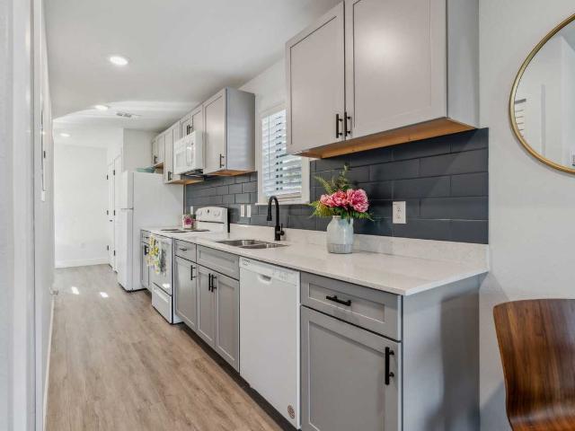 Algarita Fredericksburg Townhomes and Apartments 1 Bedroom Apartment for Rent at 619 W Live Oak St, Fredericksburg, TX 78624
