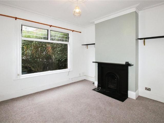 Algarve Road, Earlsfield, SW18 3EG
