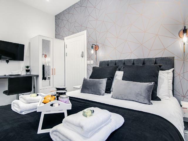 Algernon Road, Birmingham B16, Room to rent, £800 pcm | PrimeLocation
