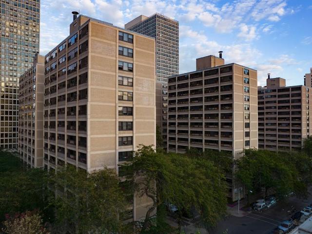 Algonquin Apartments 1 Bedroom Apartment for Rent at 1606 E Hyde Park Blvd, Chicago, IL 60615 Kenwood