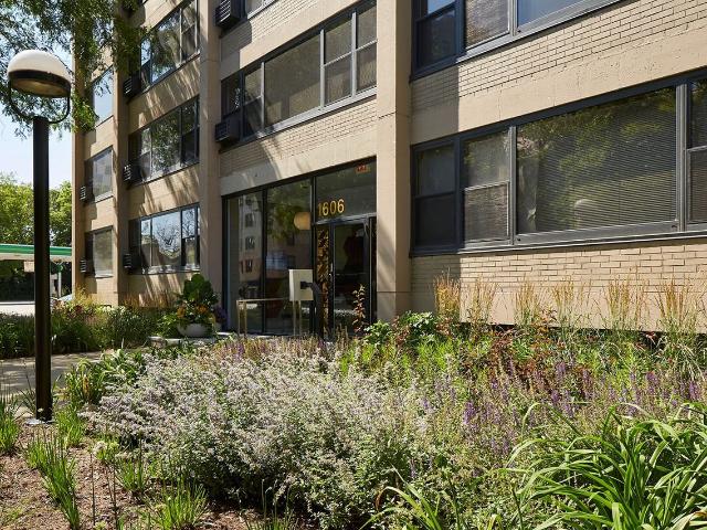 Algonquin Apartments 2 Bedroom Apartment for Rent at 1606 E Hyde Park Blvd, Chicago, IL 60615 Kenwood