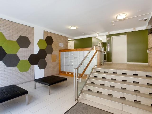 Algonquin Apartments Studio Apartment for Rent at 1606 E Hyde Park Blvd, Chicago, IL 60615 Kenwood