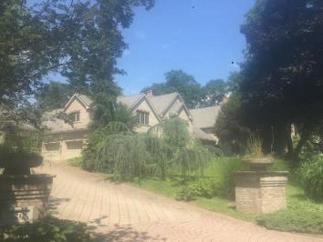 Algonquin Rd