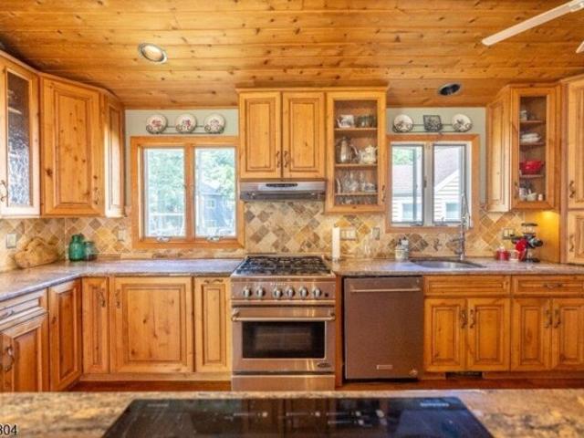 Algonquin Trl, Jefferson Township, Home For Sale