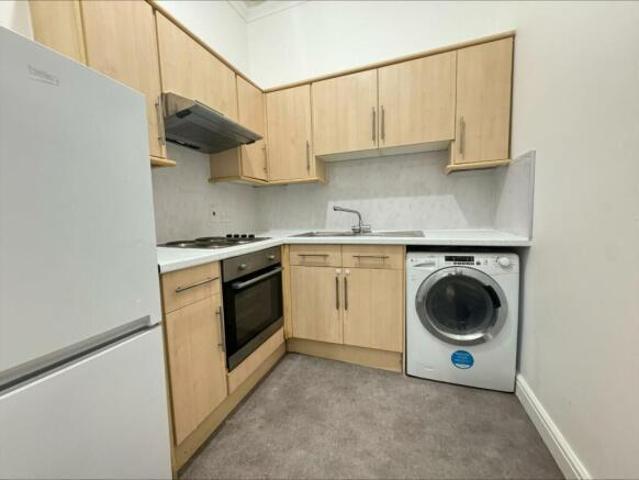 Alhambra Road, SOUTHSEA 2 bed apartment to rent £1,000 pcm £231 pw