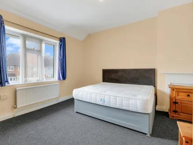 Alibon Road, London, RM9 5QU, United Kingdom | 2 bed townhouse for rent #160810527 | Rentberry