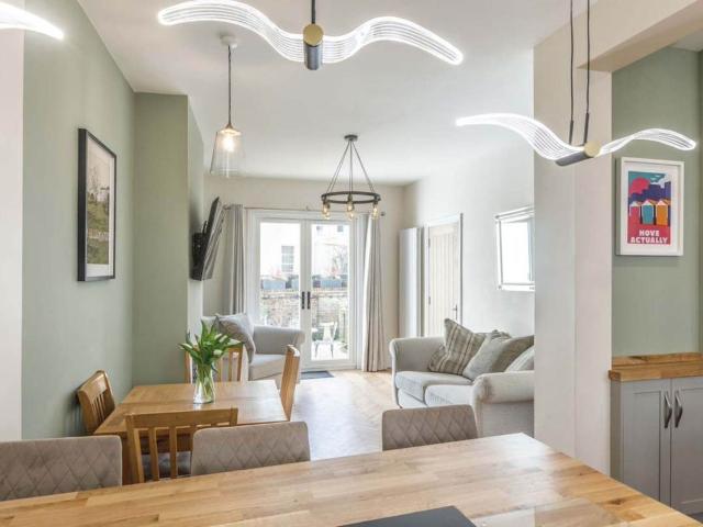 Alice Hideaway, Hove BN3, 2 bed terraced house to rent, £4,550 pcm | PrimeLocation