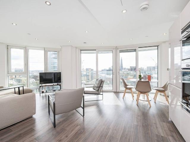 Alie Street, Aldgate, London E1, 3 bed flat to rent, £5,200 pcm | PrimeLocation