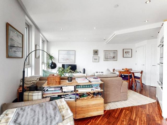 Alie Street, London E1, 1 bed flat to rent, £2,900 pcm | PrimeLocation