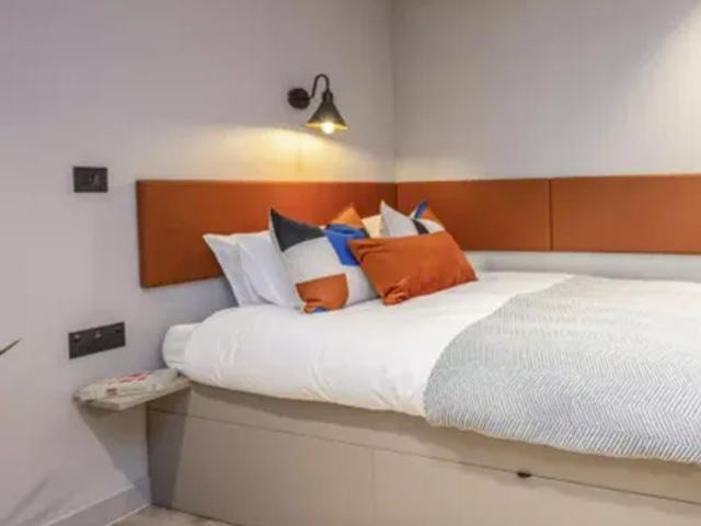 Alien Bloc, Dunedin Street, City of Edinburgh, EH7 4EG, United Kingdom | 1 bed apartment for rent #154643590 | Rentberry