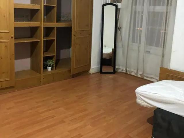 Ali'S Kebab and Grill House Ltd, 229 Eccles New Road, Salford, M5 4QG, United Kingdom | 2 bed apartment for rent #137019426 | Rentberry