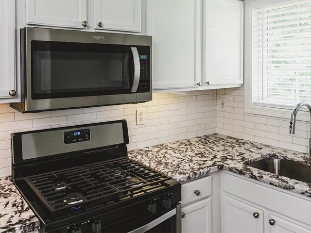 Alister Falls Church 1 Bedroom Apartment for Rent at 2158 Evans Ct, Idylwood, VA 22043 Idylwood